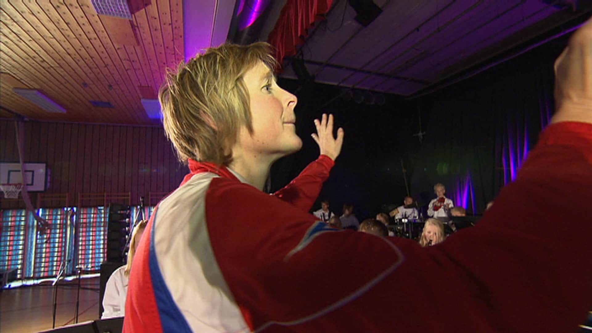 Linda Eide som dirigent – NRK