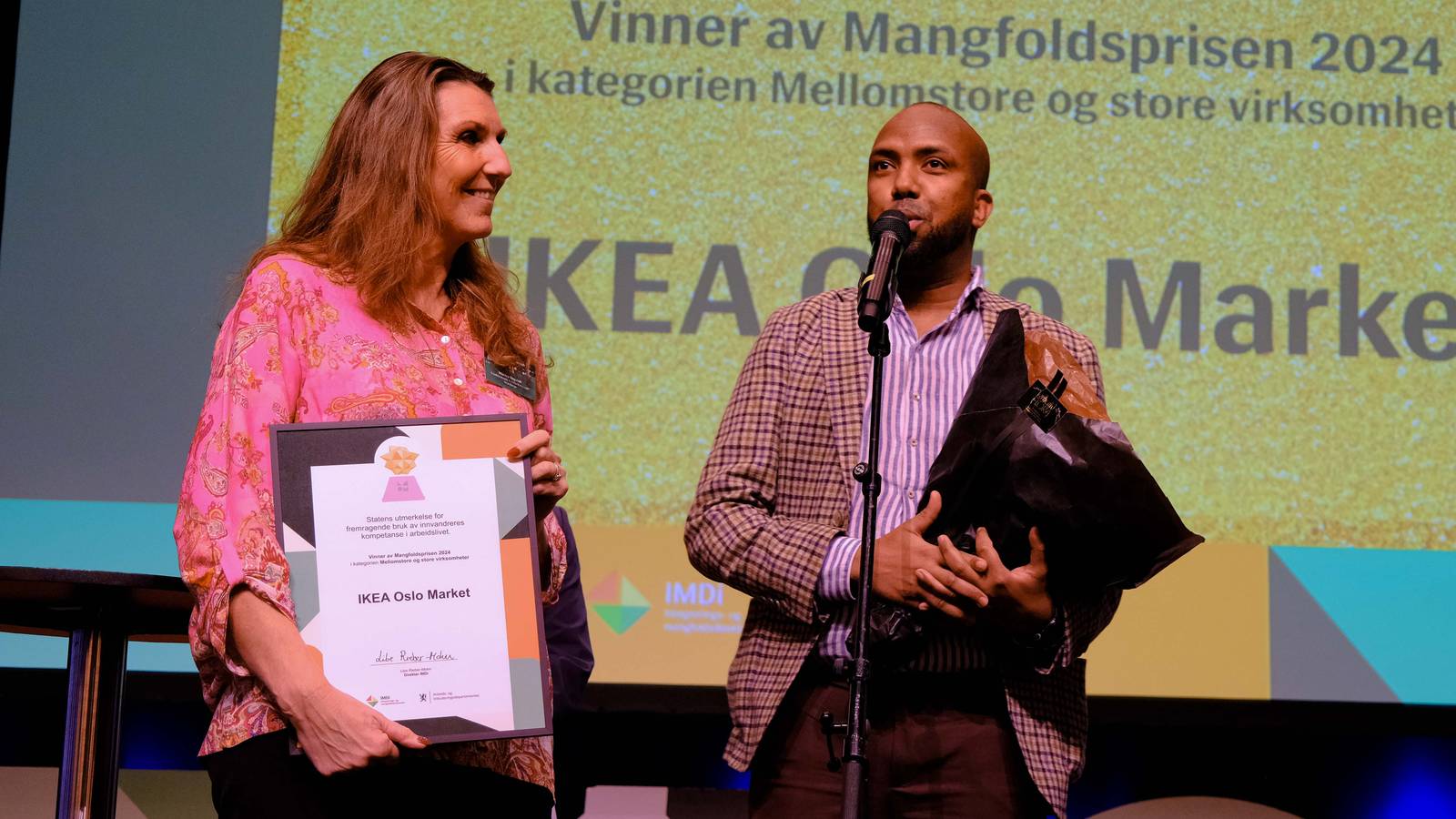 Coop Extra Sjøvegan i Troms vant Årets Mangfoldspris – NRK Troms og ...