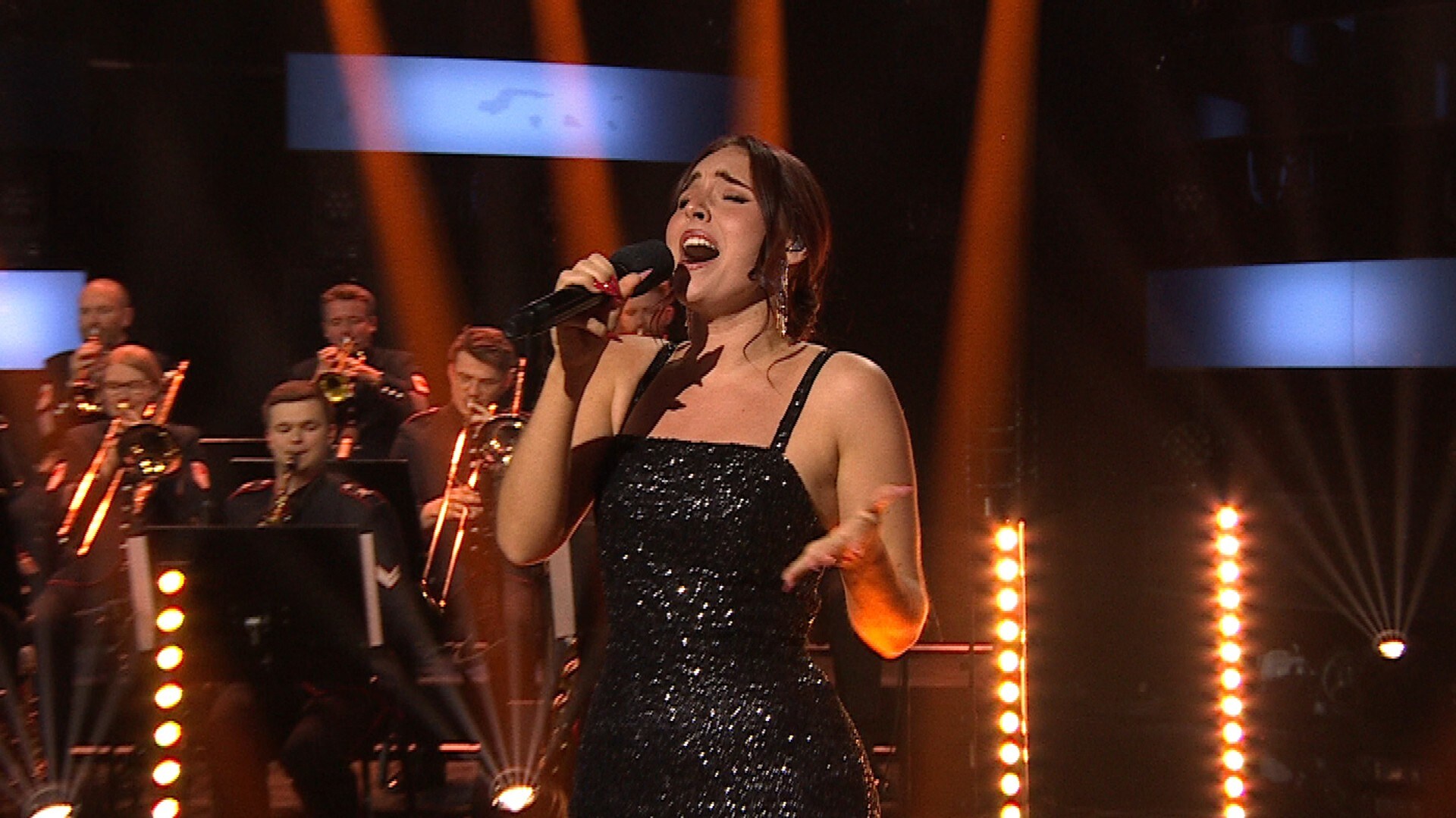 Mari Bella: «Don't Rain On My Parade» – NRK