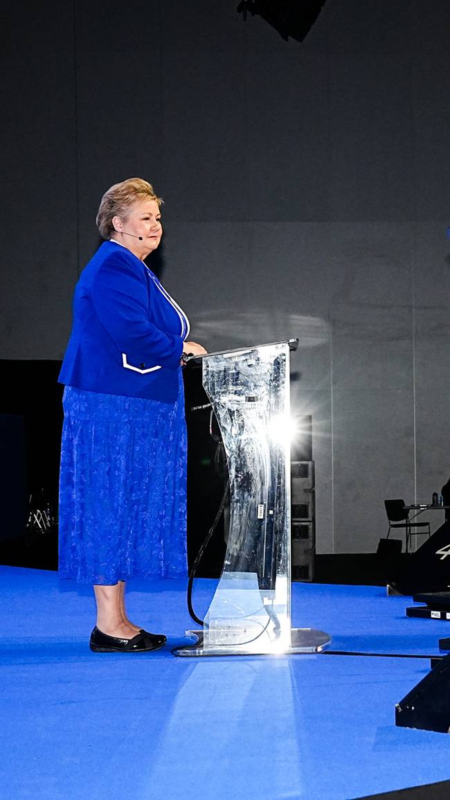 Erna Solberg holder sin siste tale som leder av Høyre – NRK Norge ...