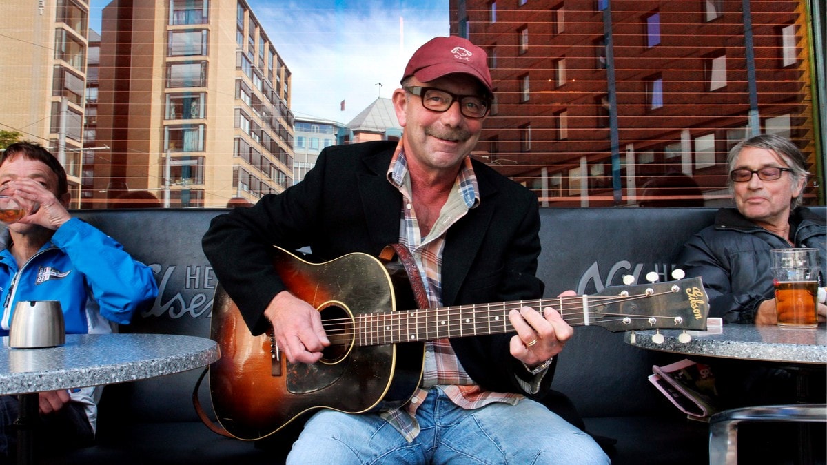 Jonas Fjeld topper Billboard-liste for bluegrassmusikk i USA – NRK ...