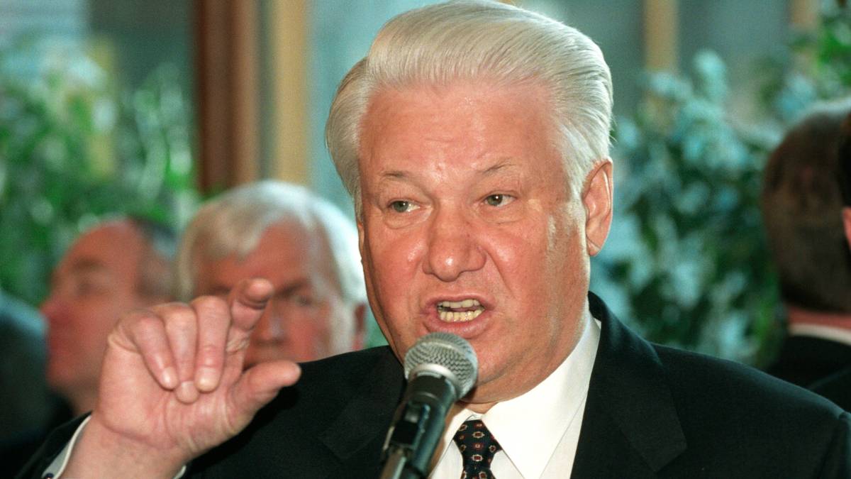 Boris Jeltsin er død – NRK Urix – Utenriksnyheter og -dokumentarer