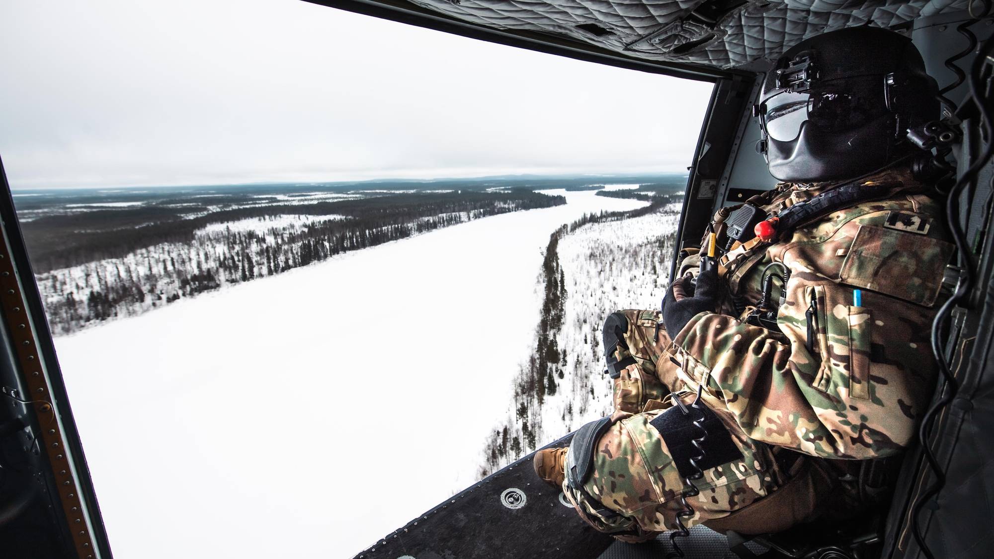 Fire kinesiske fotografer fløy drone ved Nato-kai under Nordic Response ...