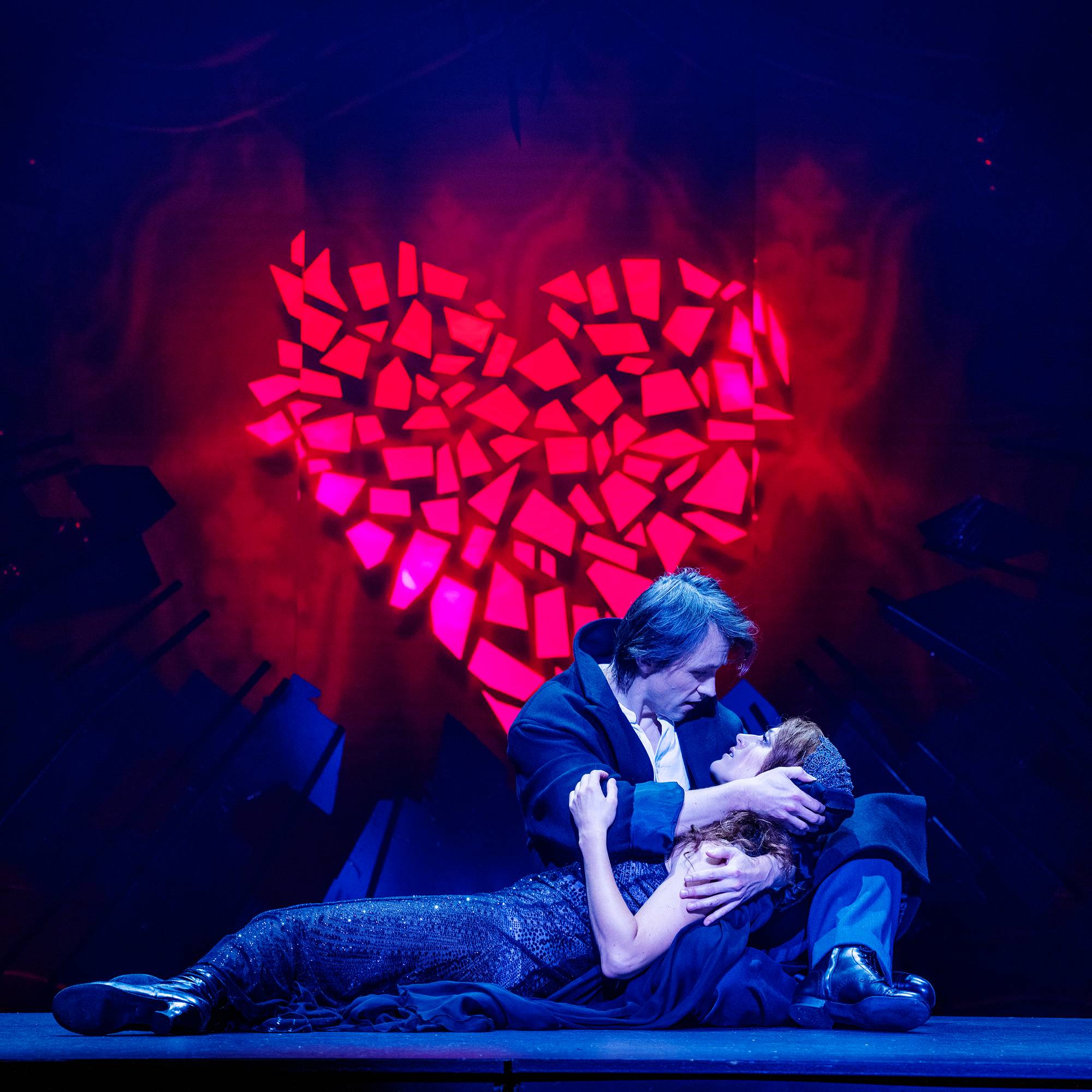 Anmeldelse Moulin Rouge The Musical P Chateau Neuf Anmeldelser