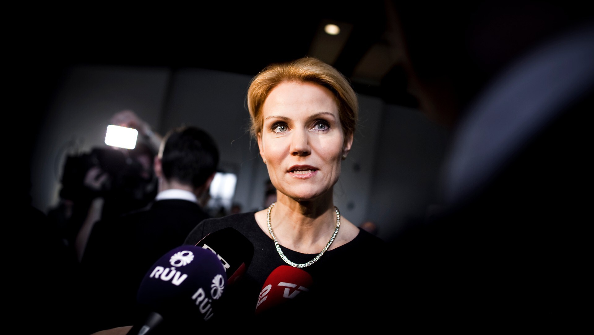 Danmarks statsminister møter presse – Siste nytt – NRK