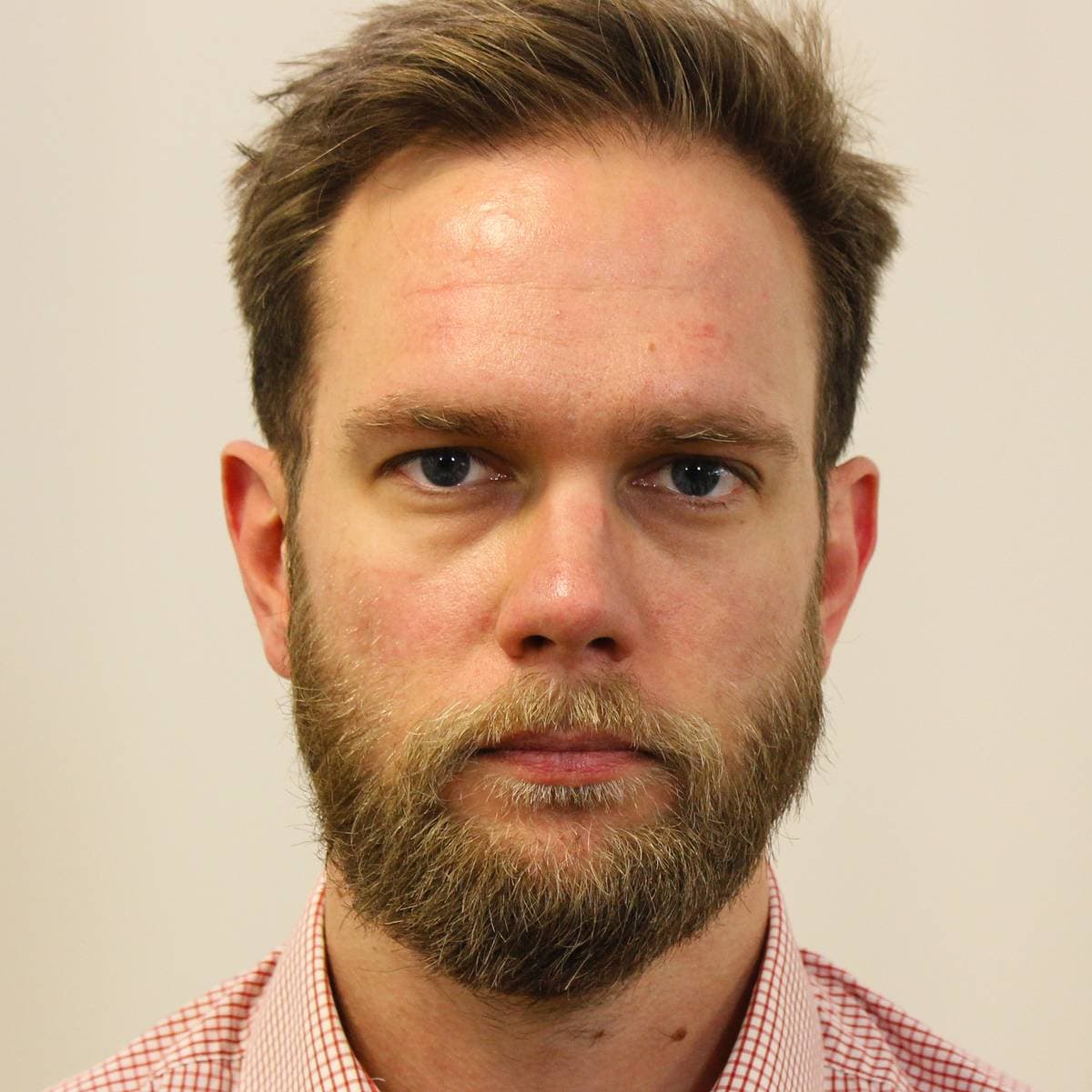 USA splitta i Trumps avgjerd om å stanse Ukraina-støtte – NRK Urix ...