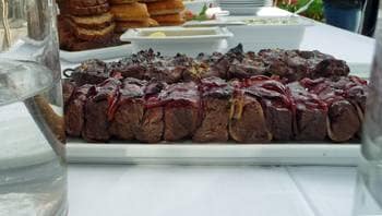 Indrefilet av okse med bacon og kreklinggelé – NRK Mat – Oppskrifter og ...