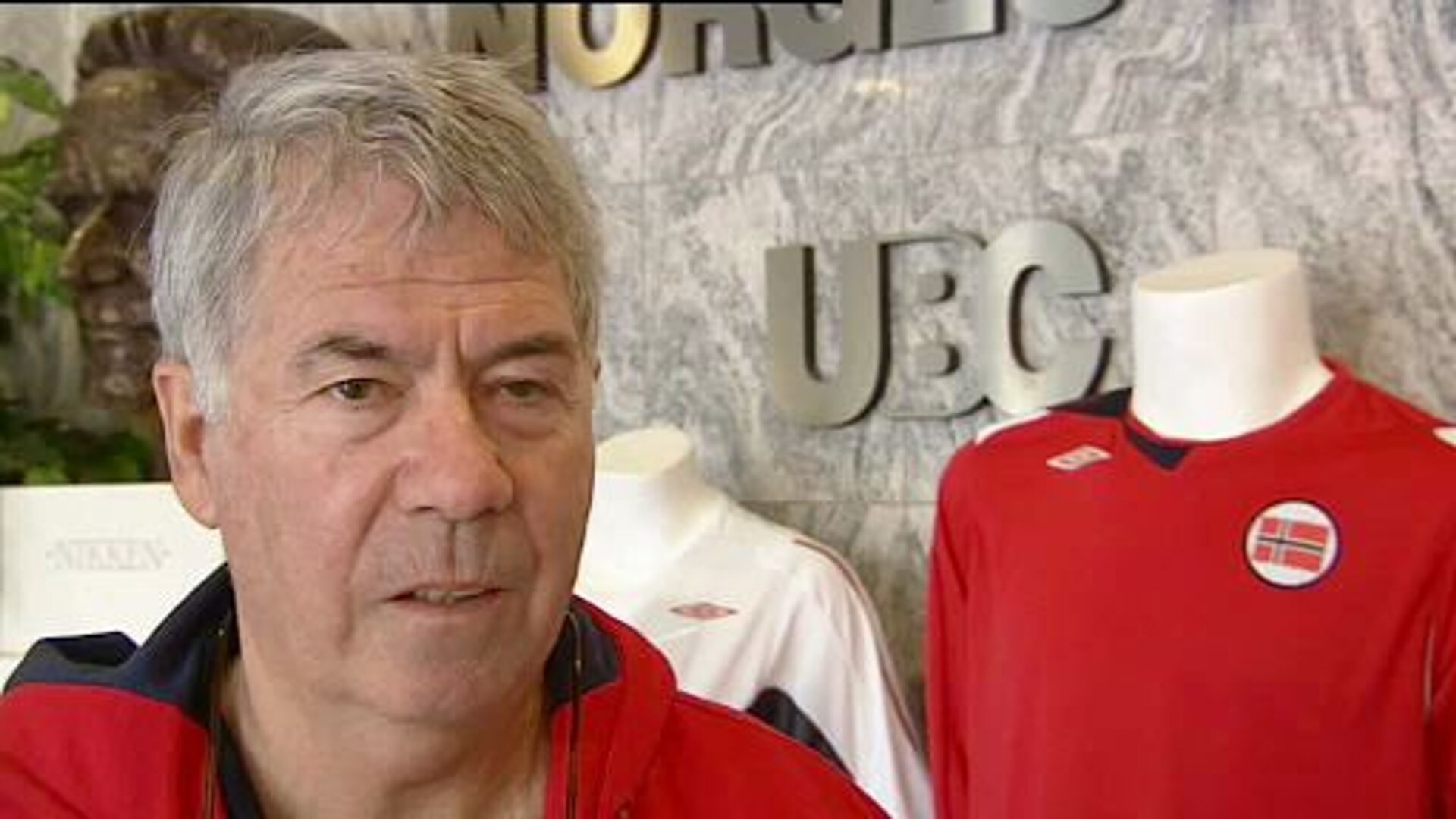 Egil Olsen vil ha Parr med på landslaget – NRK