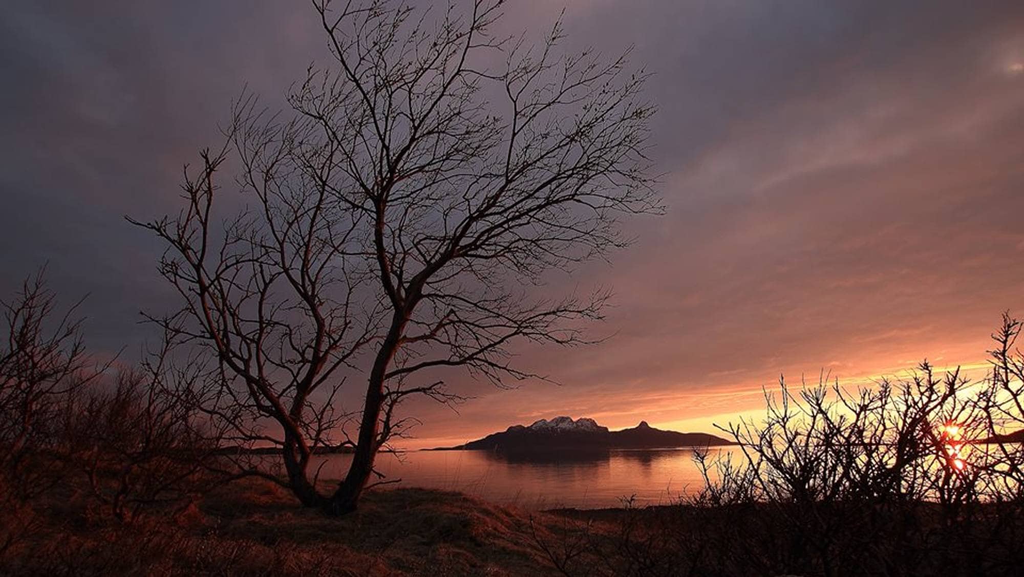 Siste glimt av midnattssol – NRK Nordland