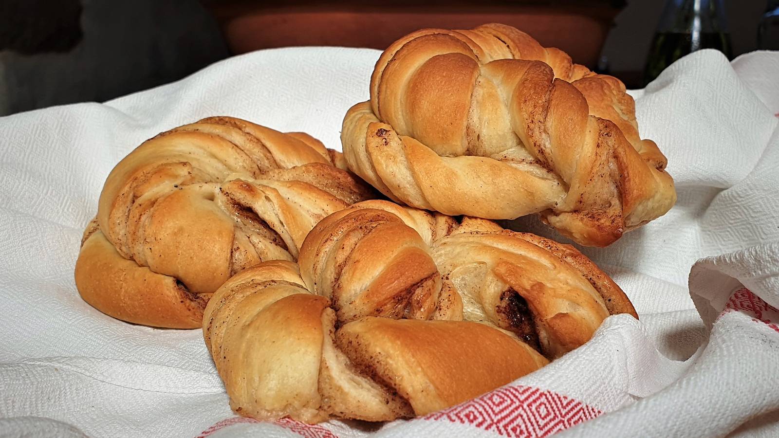 Kanelknutar – NRK Mat – Oppskrifter og inspirasjon