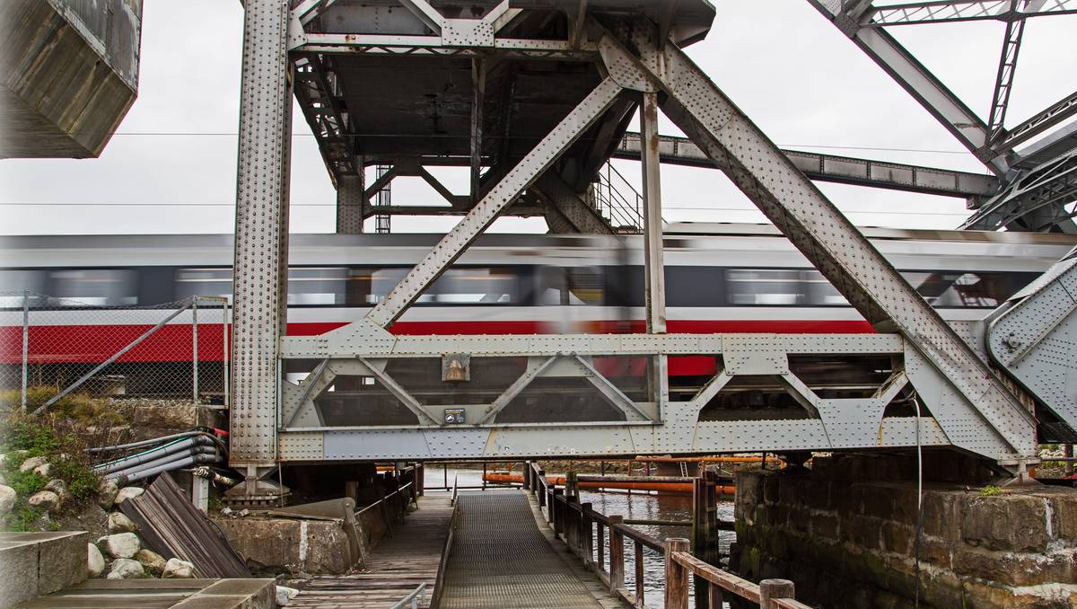 Testkjøring på Skansen bru – NRK Trøndelag – Lokale nyheter, TV og radio