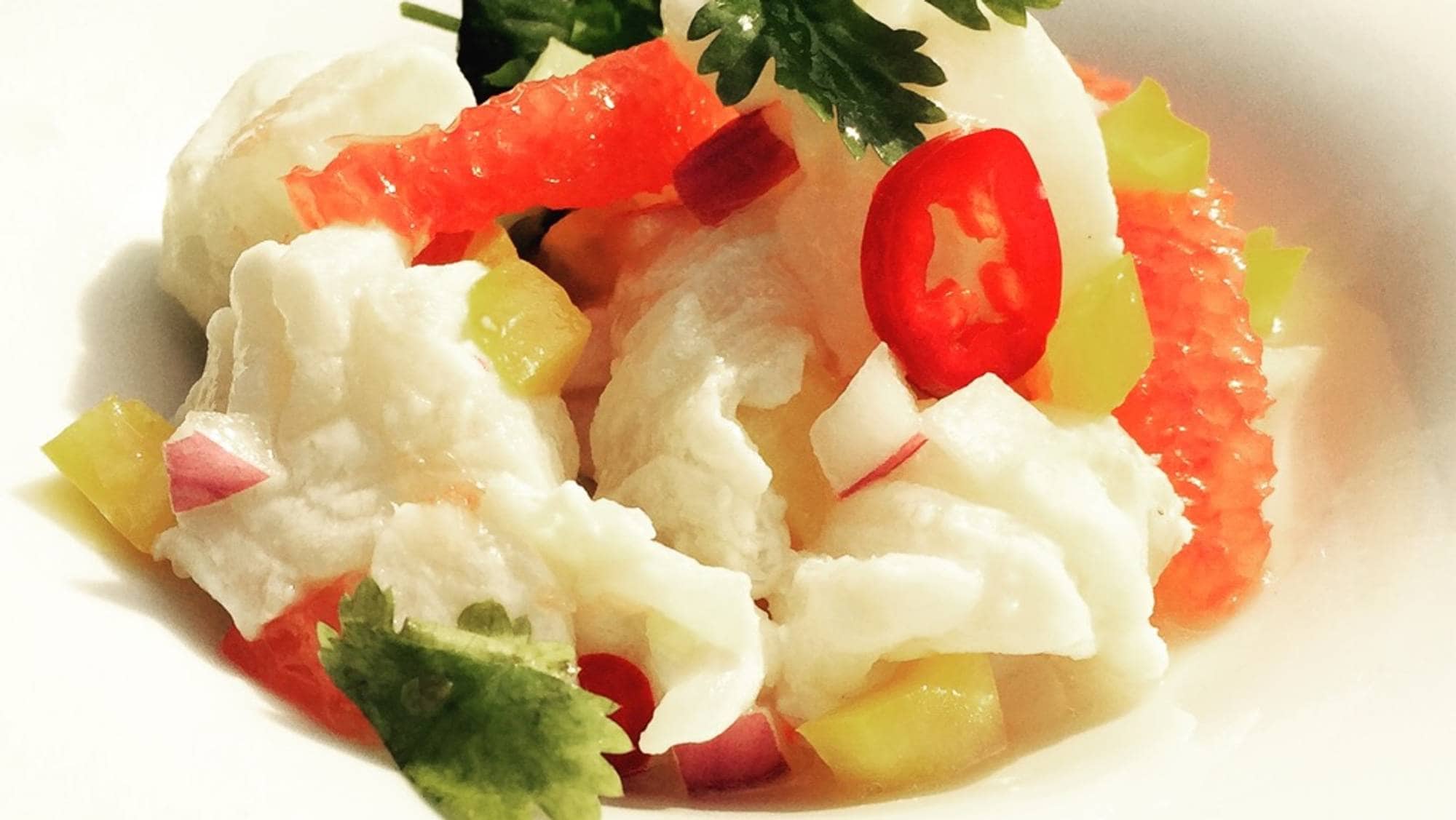 Ceviche med rosa grapefrukt – NRK Mat – Oppskrifter og inspirasjon