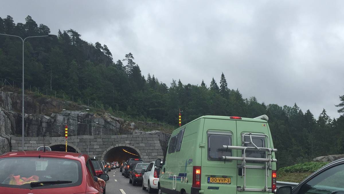 Lang Kø Etter Ulykke På E18 Nrk Vestfold Og Telemark Lokale Nyheter