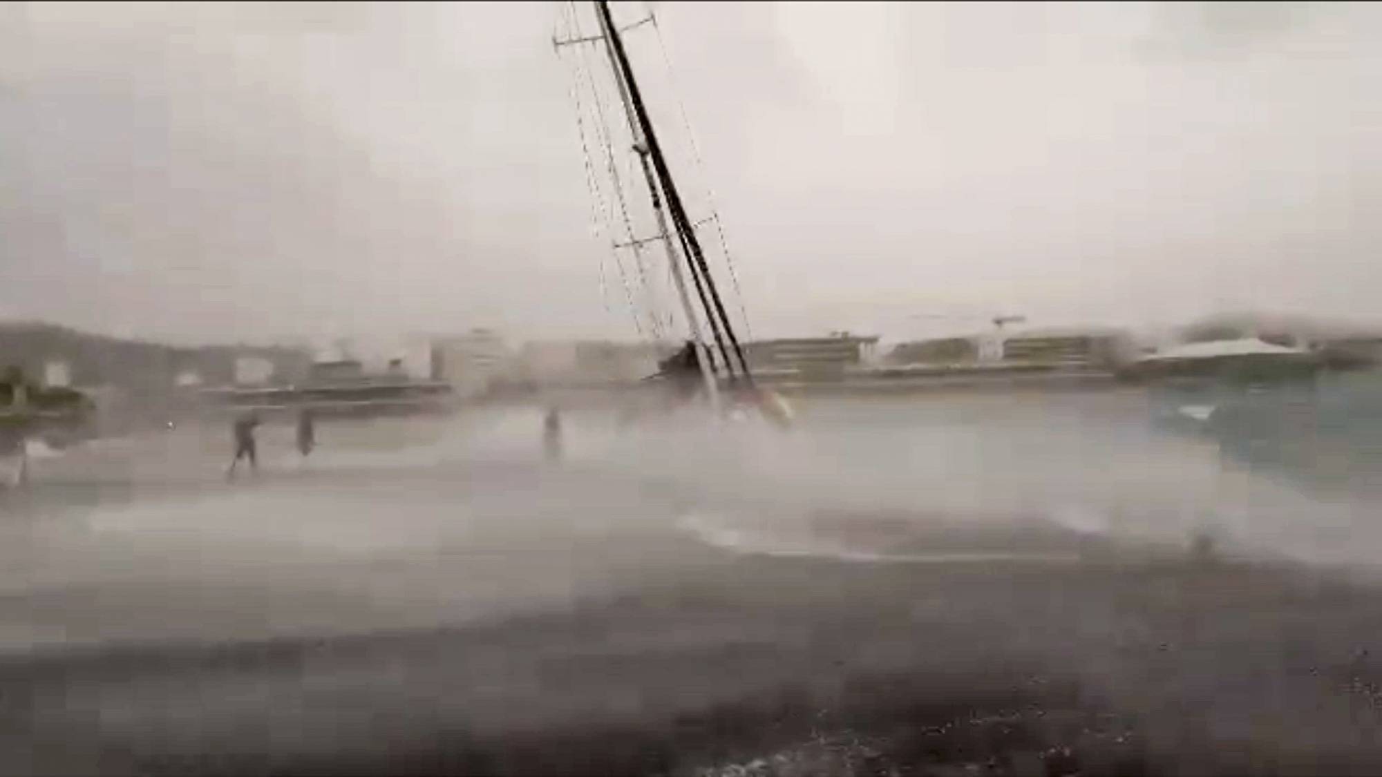 Arktiske sykloner spiser opp sjøis i Arktis – NRK Troms og Finnmark