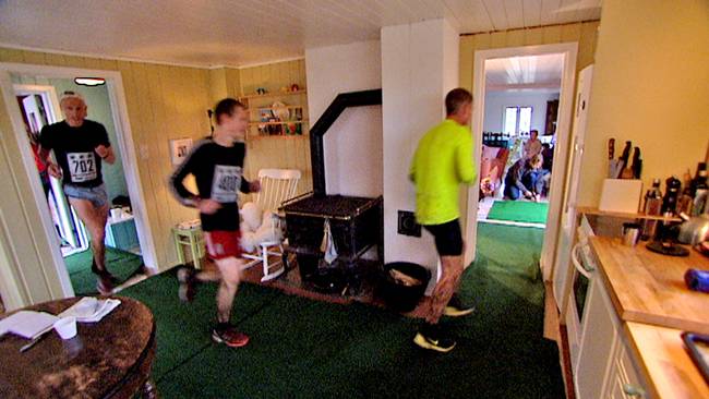 Svalandsgubben: 973 løpere trosset gjørme og myr – NRK Sørlandet ...