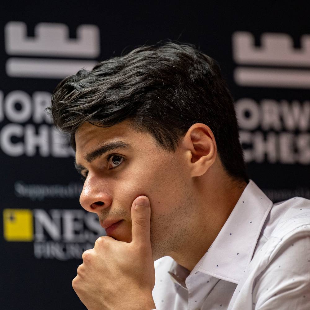 Aryan Tari vart håna av Hans Niemann i direktesending: – Blir litt ...