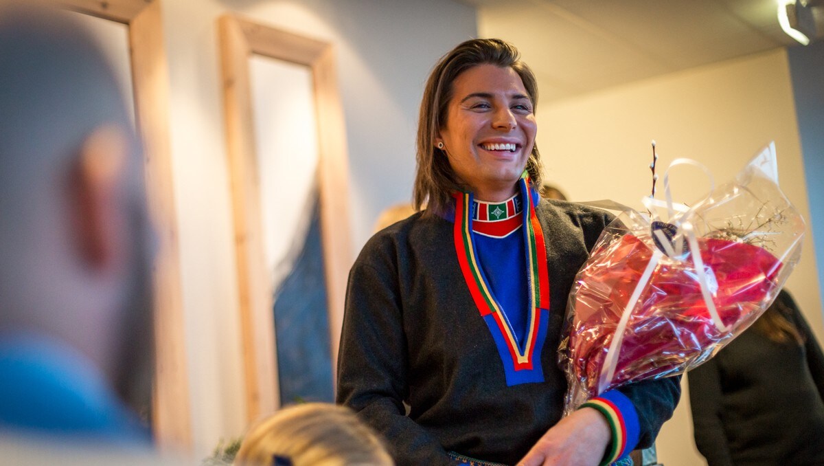 Erlend Elias kåret til årets homotopp – NRK