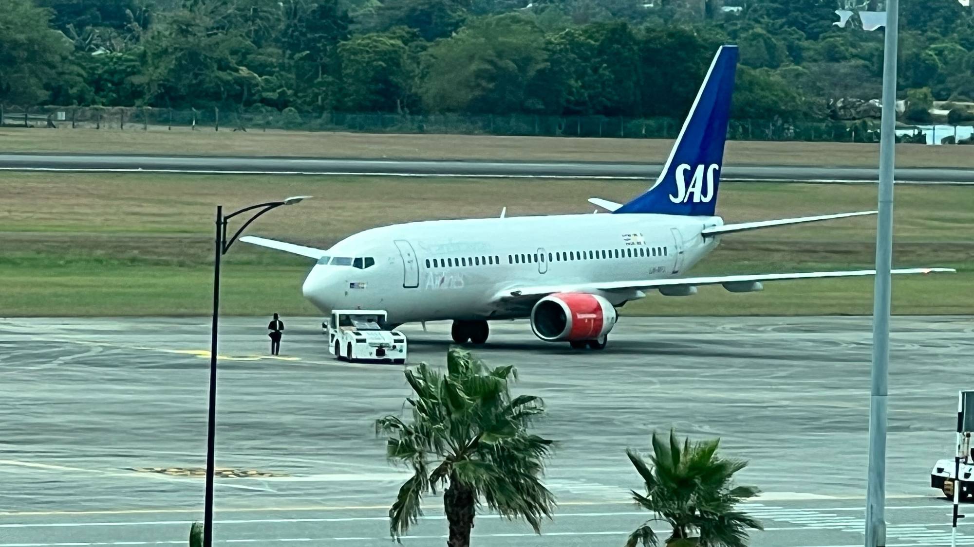 Flyet som trolig henter kong Harald ser ut til å gjøres klart – NRK ...