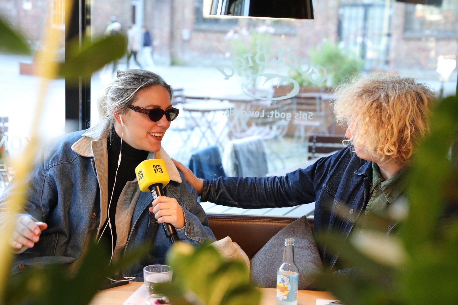 Karsten Blomvik fjernstyrer Marlene Stavrum - P3aksjonen - Video - NRK ...