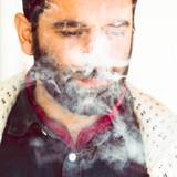 Komiker Amir Asgharnejad slo hodet og ble kunstmaler – Kultur