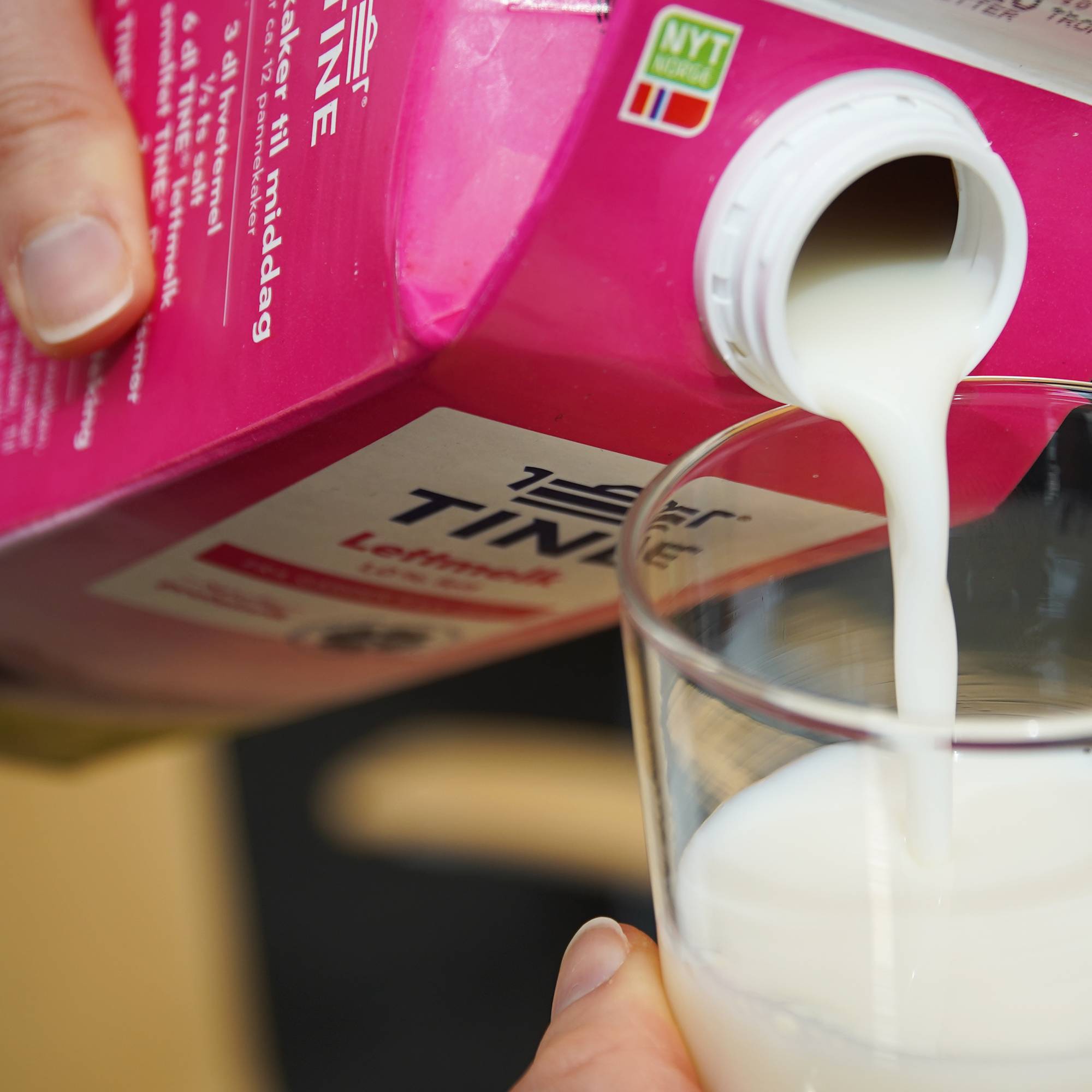 Ny forskning: Mindre helsefare med helmelk – NRK Viten – Nyheter innen ...