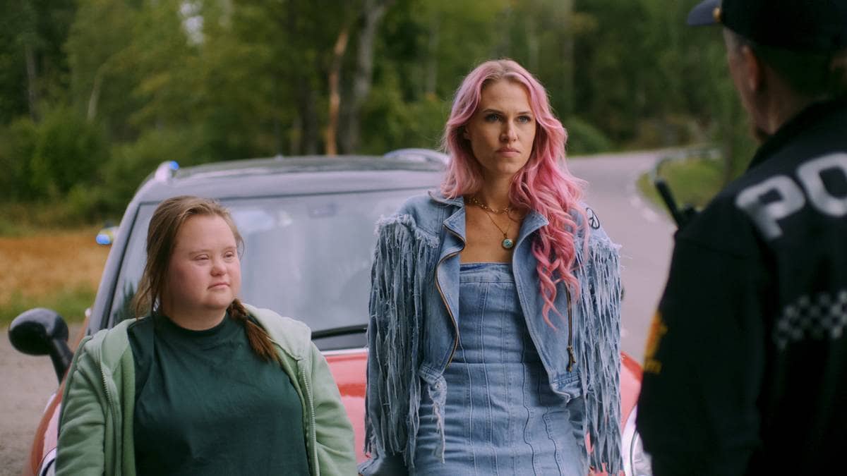 Dramakomedien Cammo har premiere på NRK i april – Programomtaler