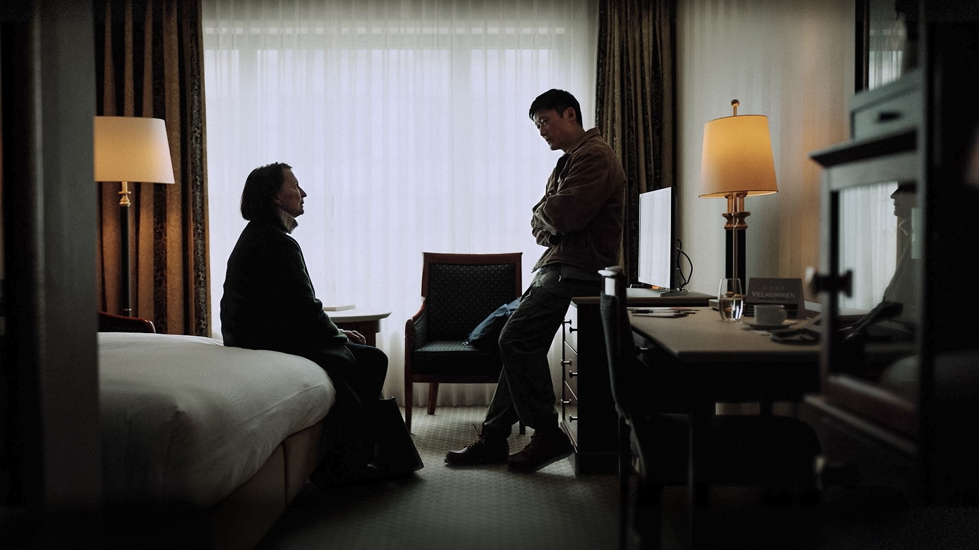 Andre folks penger - NRK TV