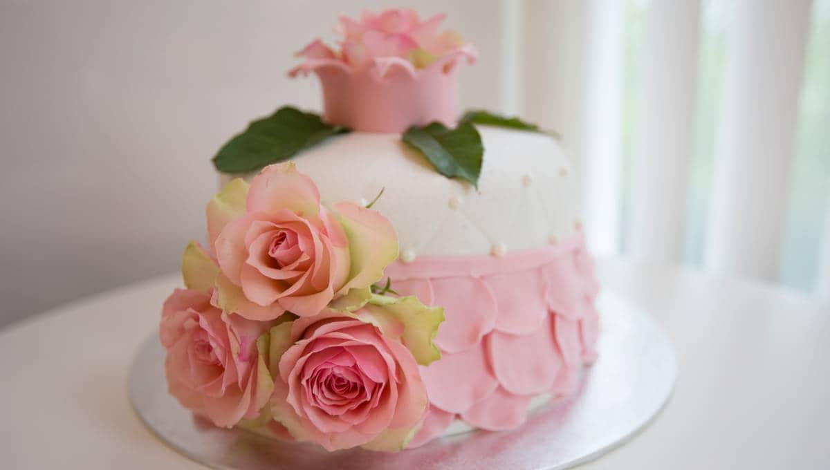 Vaniljekake en real feiring verdig – NRK Mat – Oppskrifter og inspirasjon