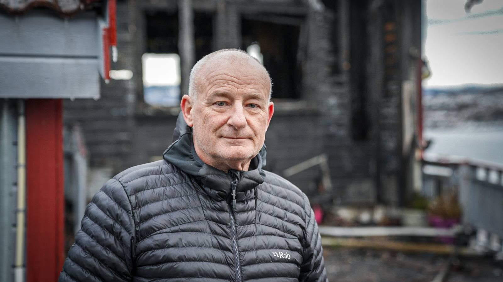 Full fyr i rekkehus på Frekhaug – har sett i gang evakuering – NRK Vestland