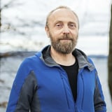 Hundene til Ina badet i blågrønnalgene cyanobakterier: – Finnes ikke ...