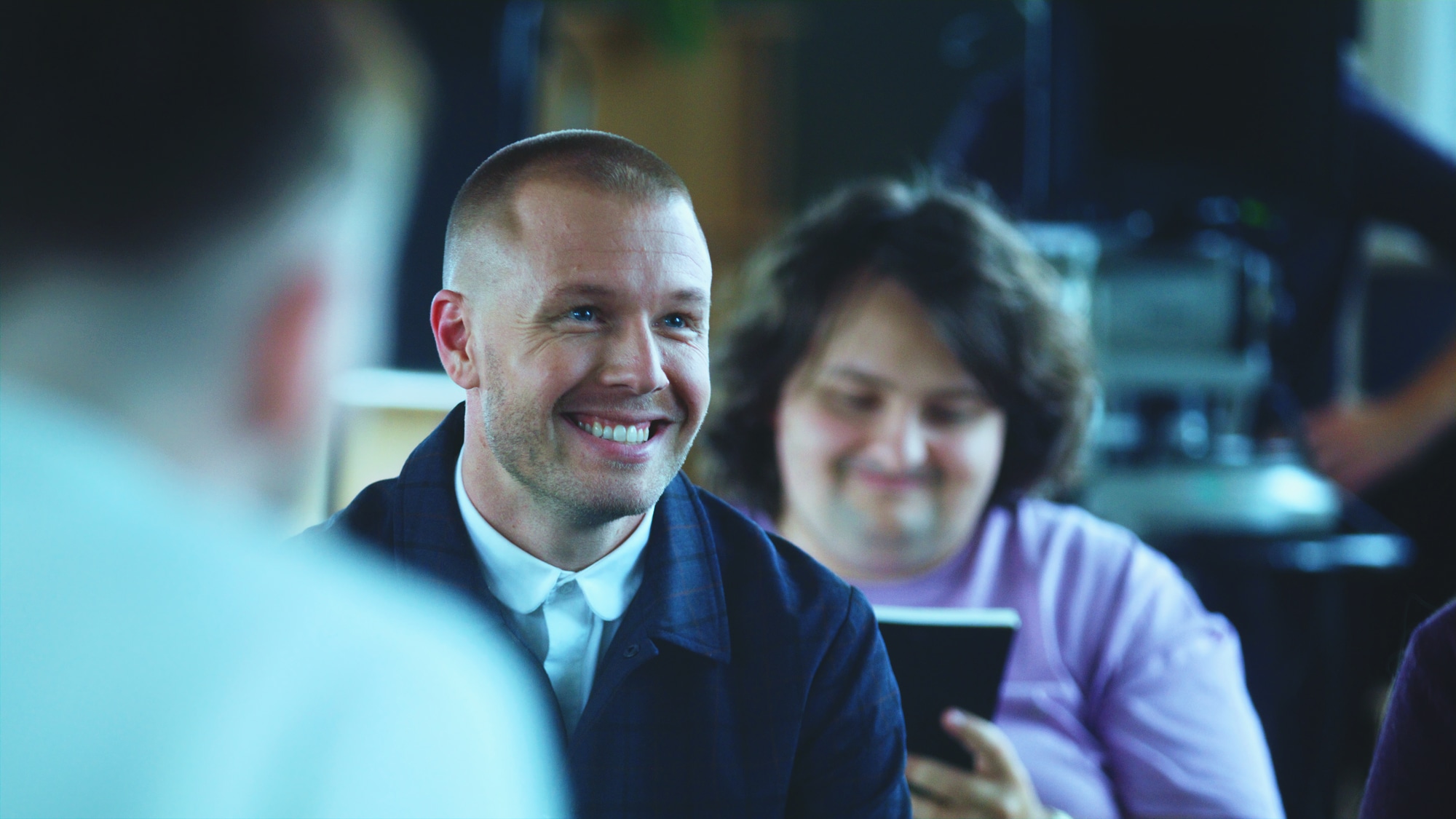 A-laget: En unik portrettserie med kjente personligheter – Programomtaler