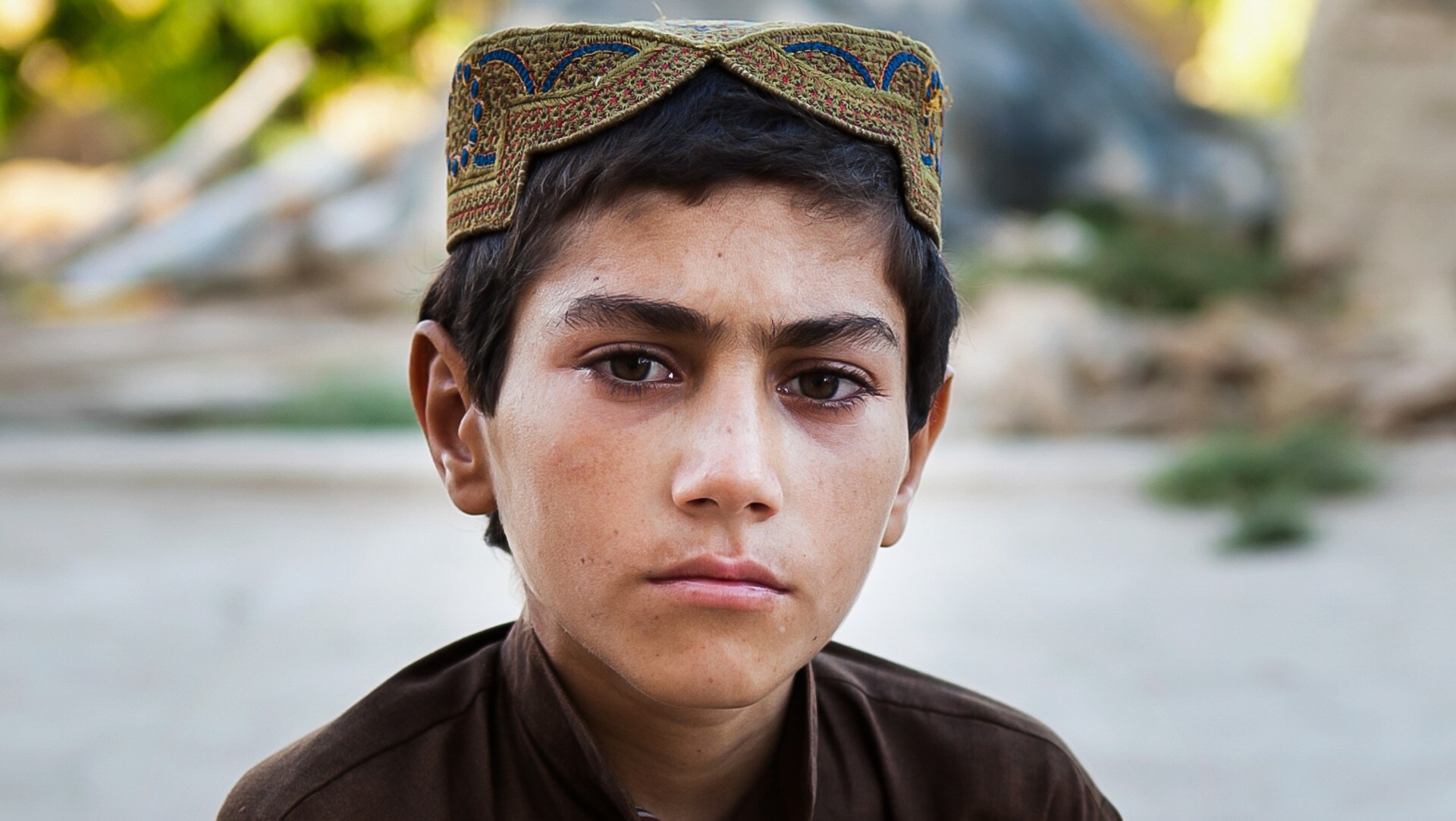 Shamsullah (11) mistet begge beina da han tråkket på en mine – NRK