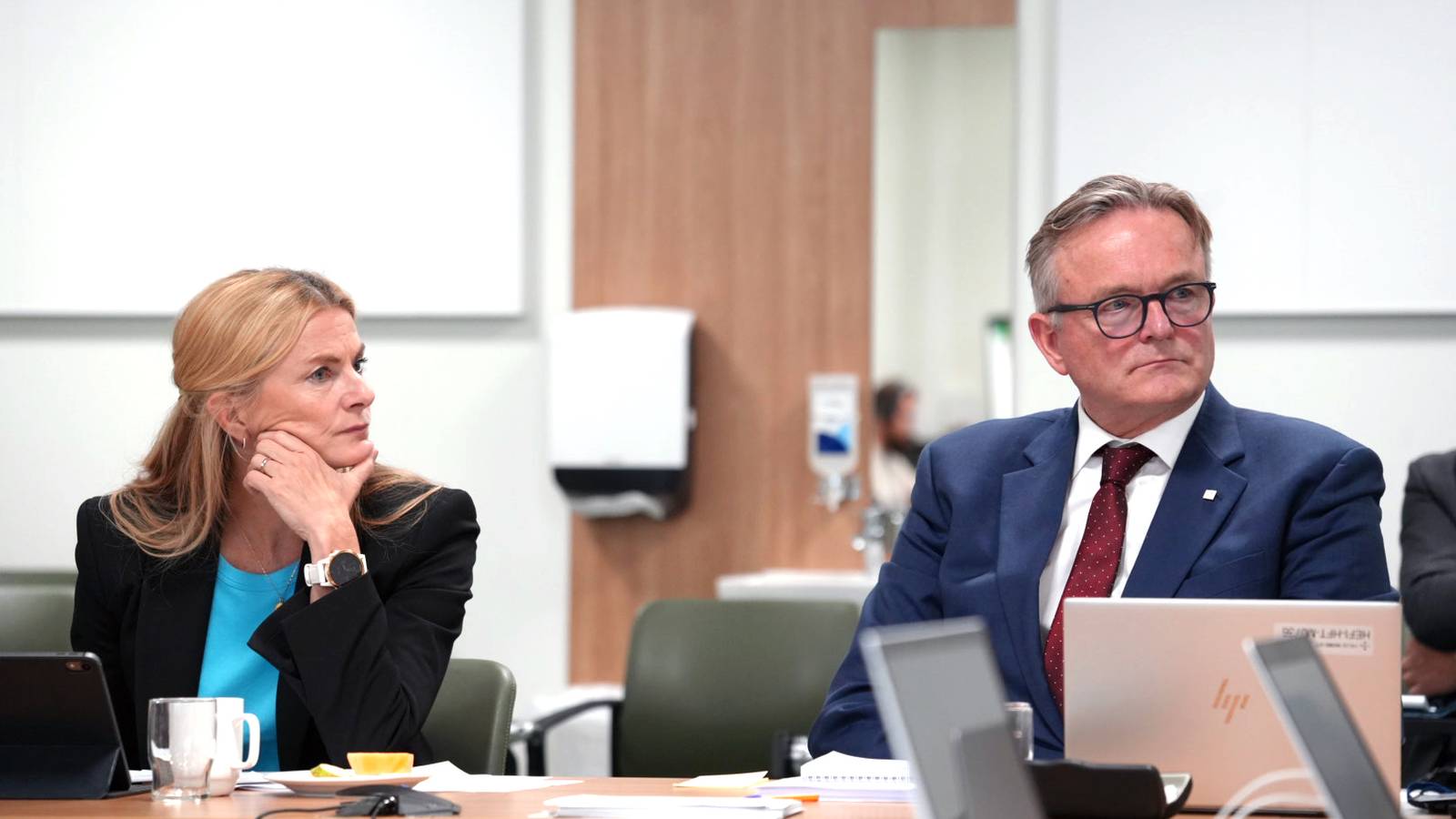 Fylkeslegen: Pasientsikkerheten truet av rask omorganisering på ...