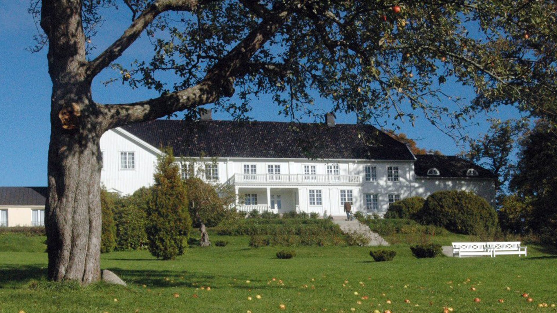 Herskapelig - NRK TV