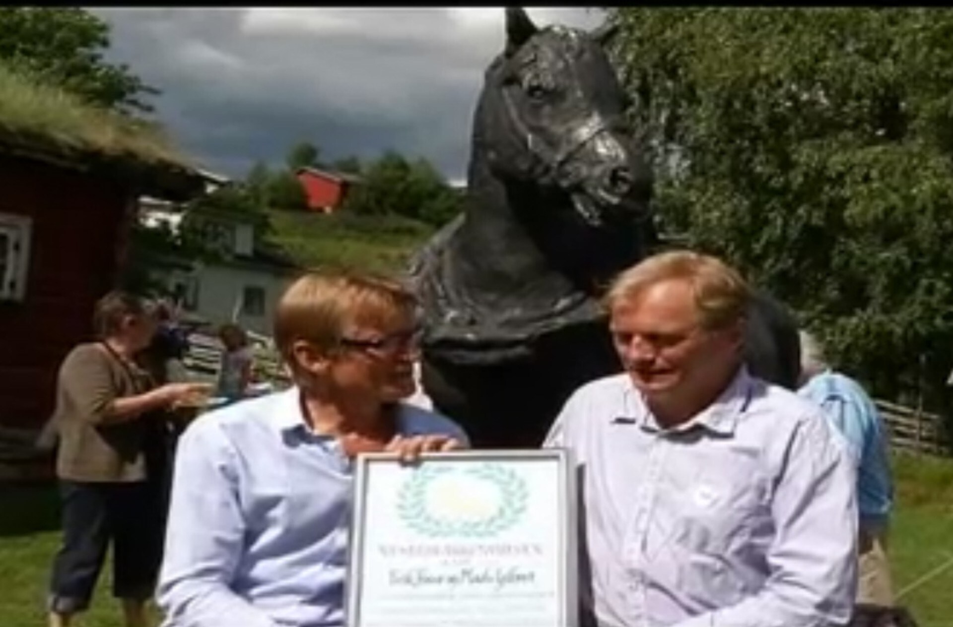 Mads Gilbert og Erik Fosse om å få Vesleblakkenprisen – NRK