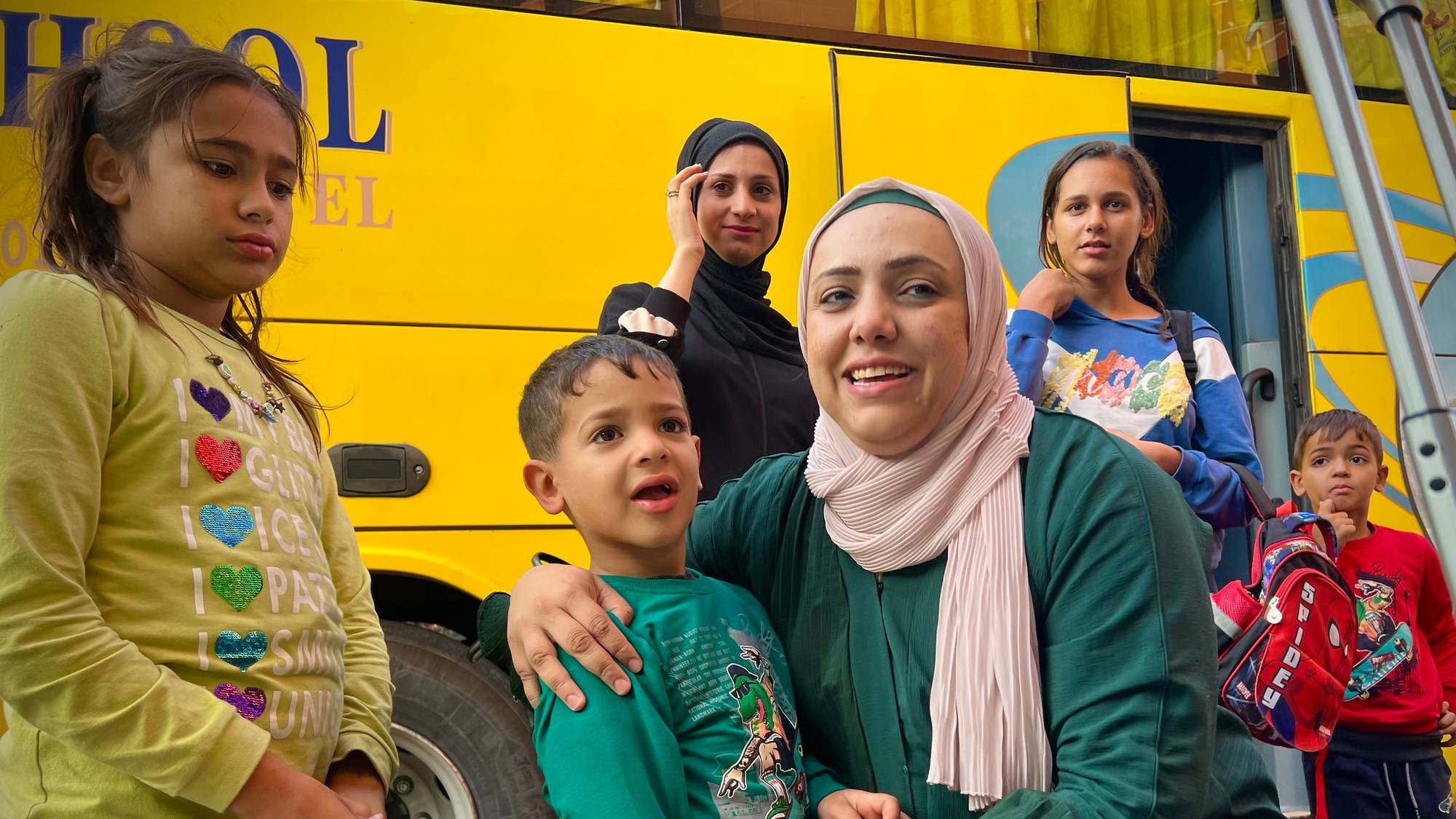 Norsk familie gjenforent i Egypt etter seks uker med krig i Gaza – NRK Norge – Oversikt over ...