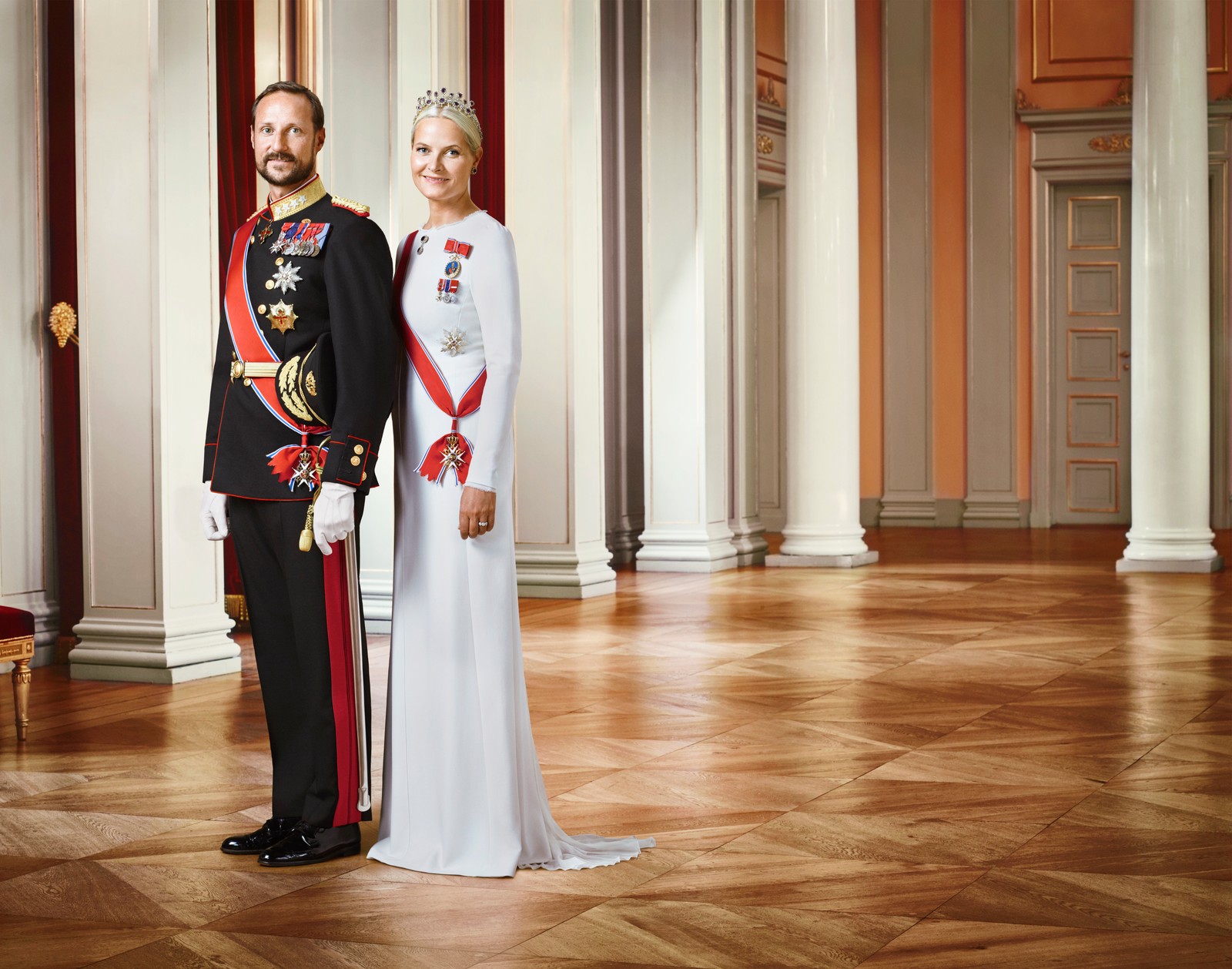 Kongeslekten samlet på Skaugum - NRK Norge - Oversikt over nyheter fra ...