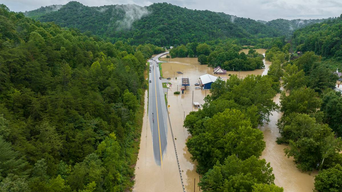 Tre døde i flom i Kentucky – Siste nytt – NRK