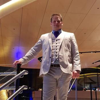 Geir Roald Hodne skal ha hatt en pistol og sagt at han hadde ...