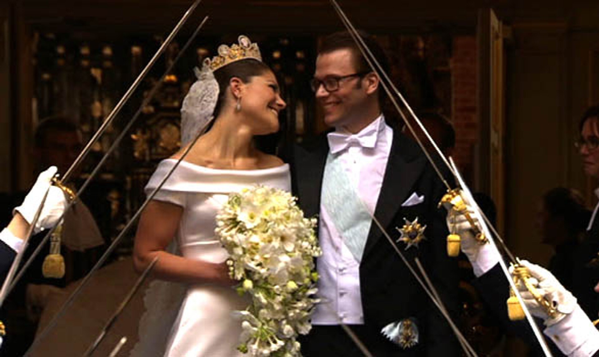 Kongelig bryllup i Sverige – NRK