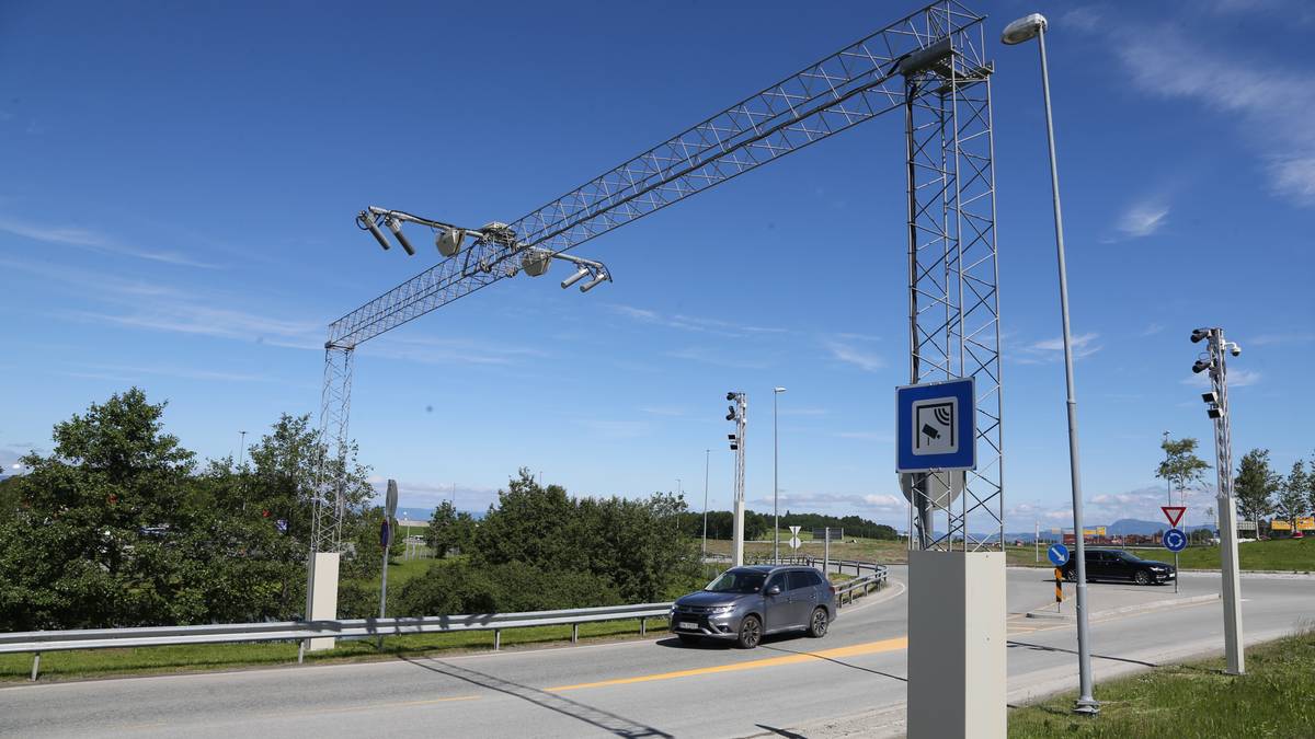 Bilister jukser i bommen – NRK Sørlandet – Lokale nyheter, TV og radio