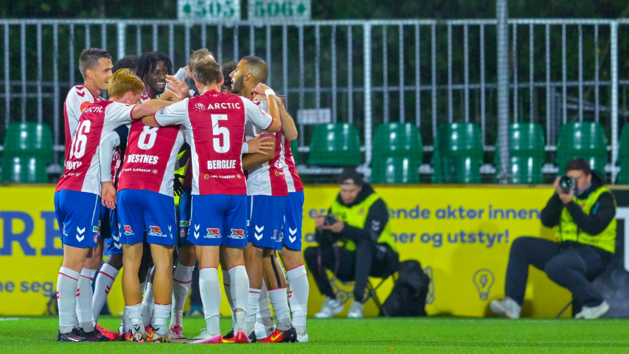 KFUM Oslo senket FFK – klatret på tabellen – NRK Sport – Sportsnyheter, resultater og sendeplan