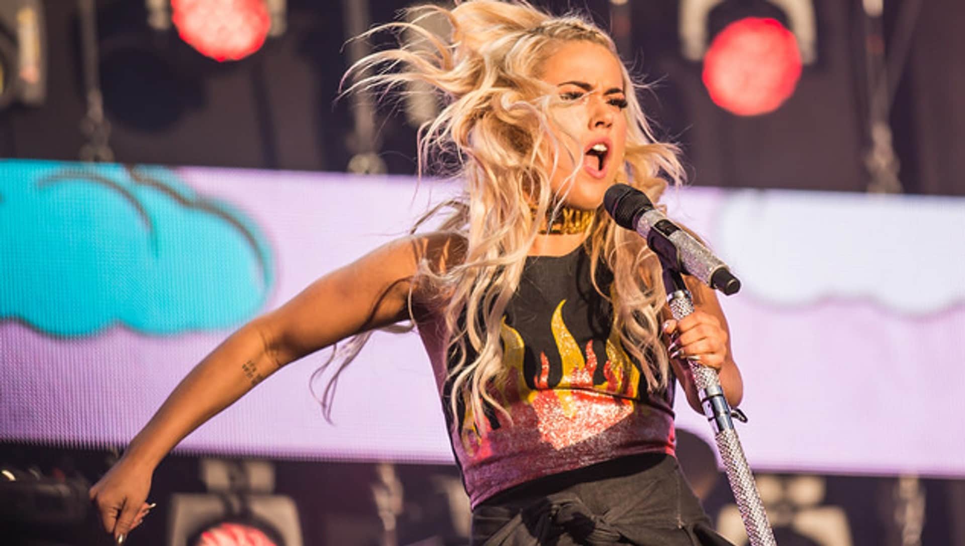 Julie Bergan - Tett på norske artister - NRK Radio