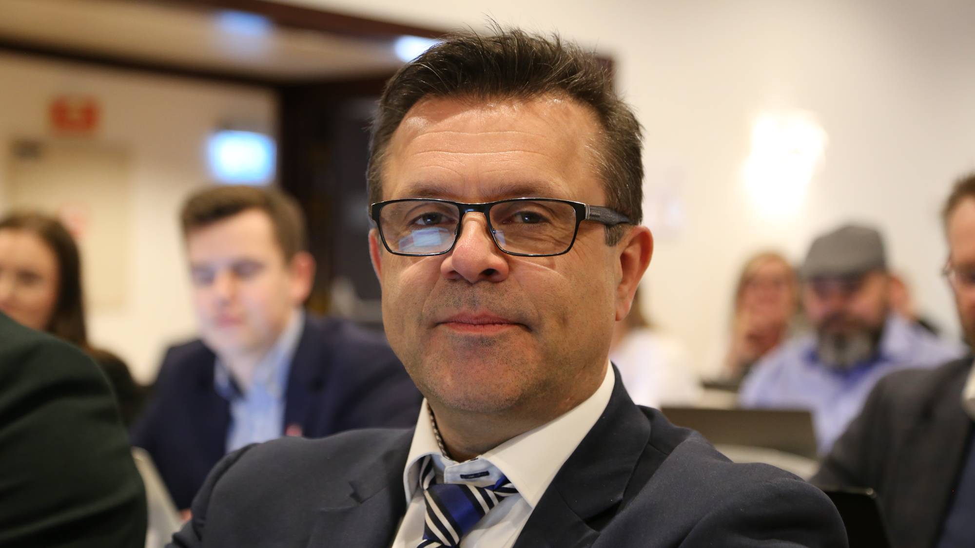 Foreslår ny skolestruktur - Stranda og Tingvoll vgs. kan bli nedlagt i ...