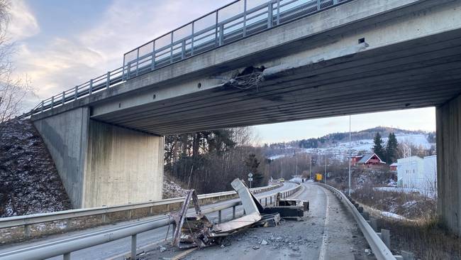E6 Stengt Fra Mjøsbrua På Ubestemt Tid Må Kontrollere Bru Nrk