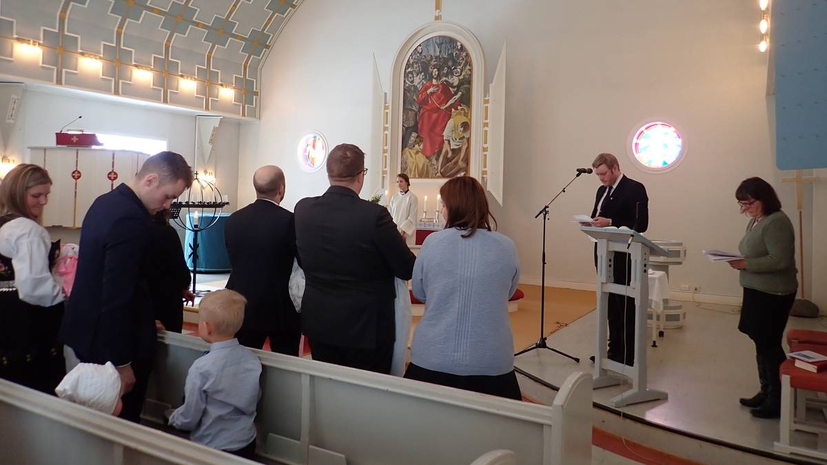 Rørte menigheten med kvenske salmer – NRK Kveeni