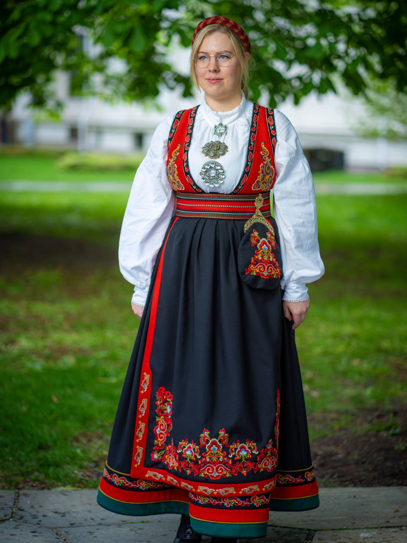 Hva kan du om bunader? Ta bunads-quizen og finn ut – NRK Trøndelag ...