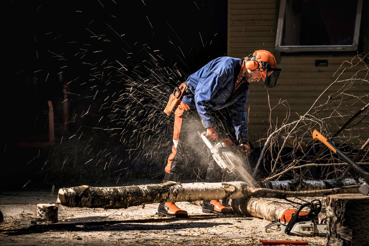 Anmeldelse: «Heil ved» ved Det Norske Teatret – Anmeldelser og anbefalinger