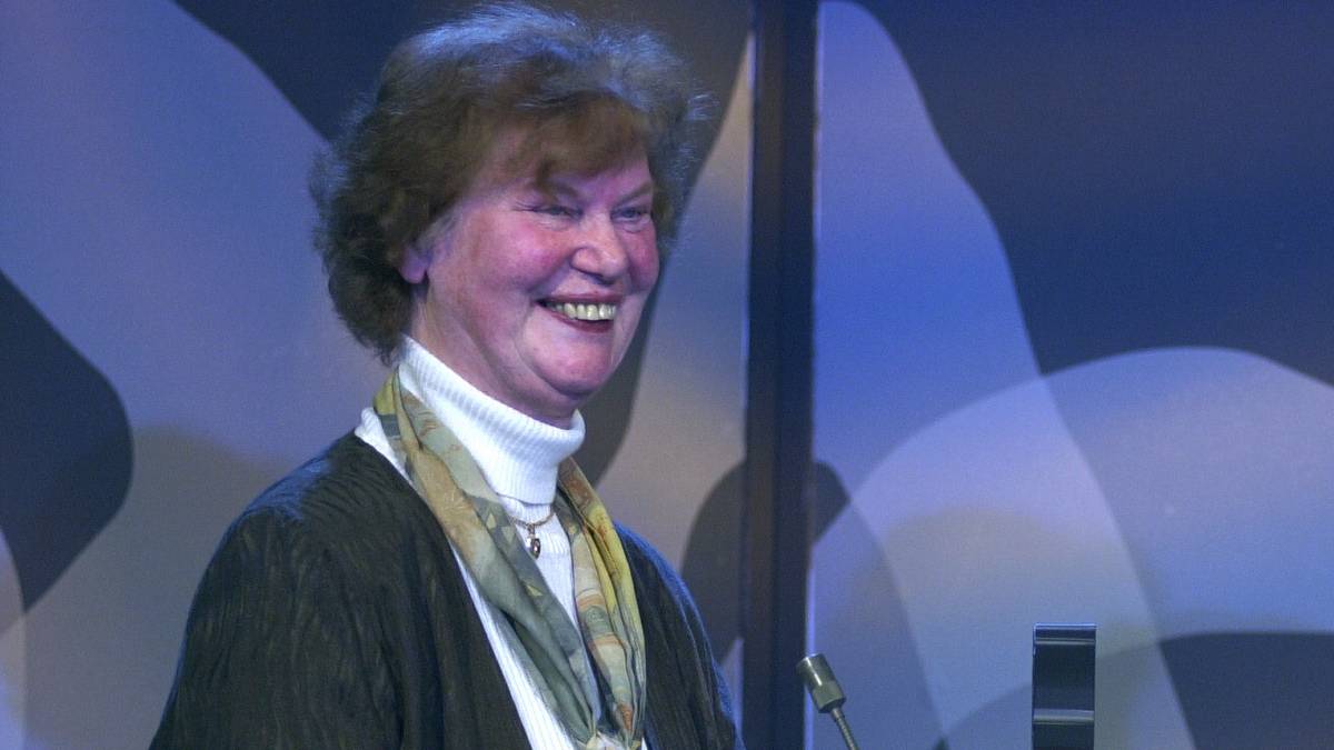 Forfattaren Annie Riis er død – Siste nytt – NRK