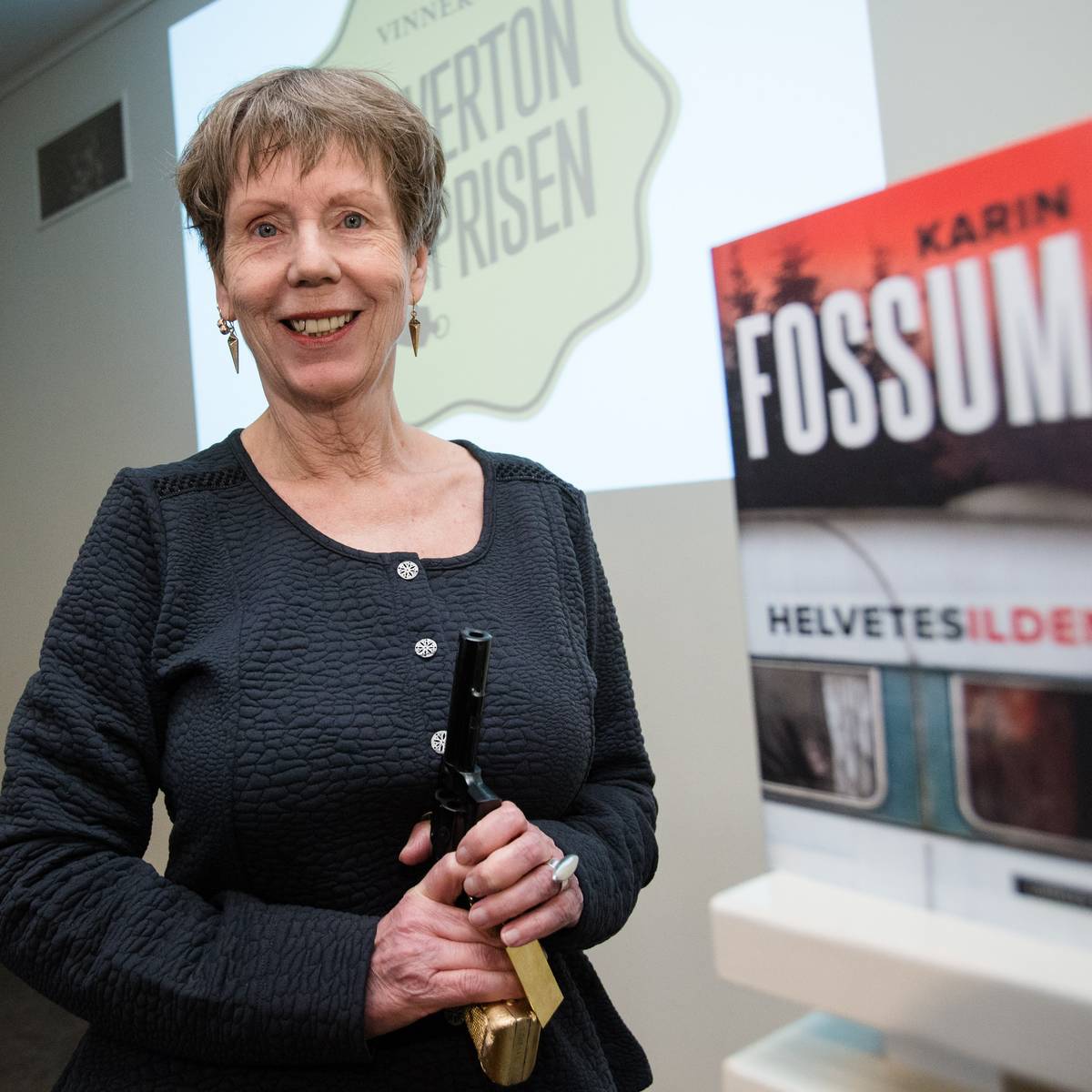 Anmeldelse: «I begynnelsen var mørket» av Karin Fossum – Anmeldelser og ...